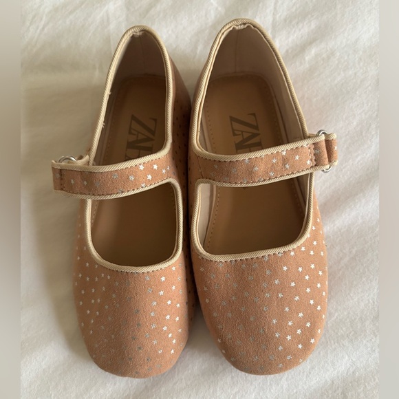 Zara | Shoes | Zara Kids Rose Colored Mary Jane Shoes Wvelcro Size 9 ...